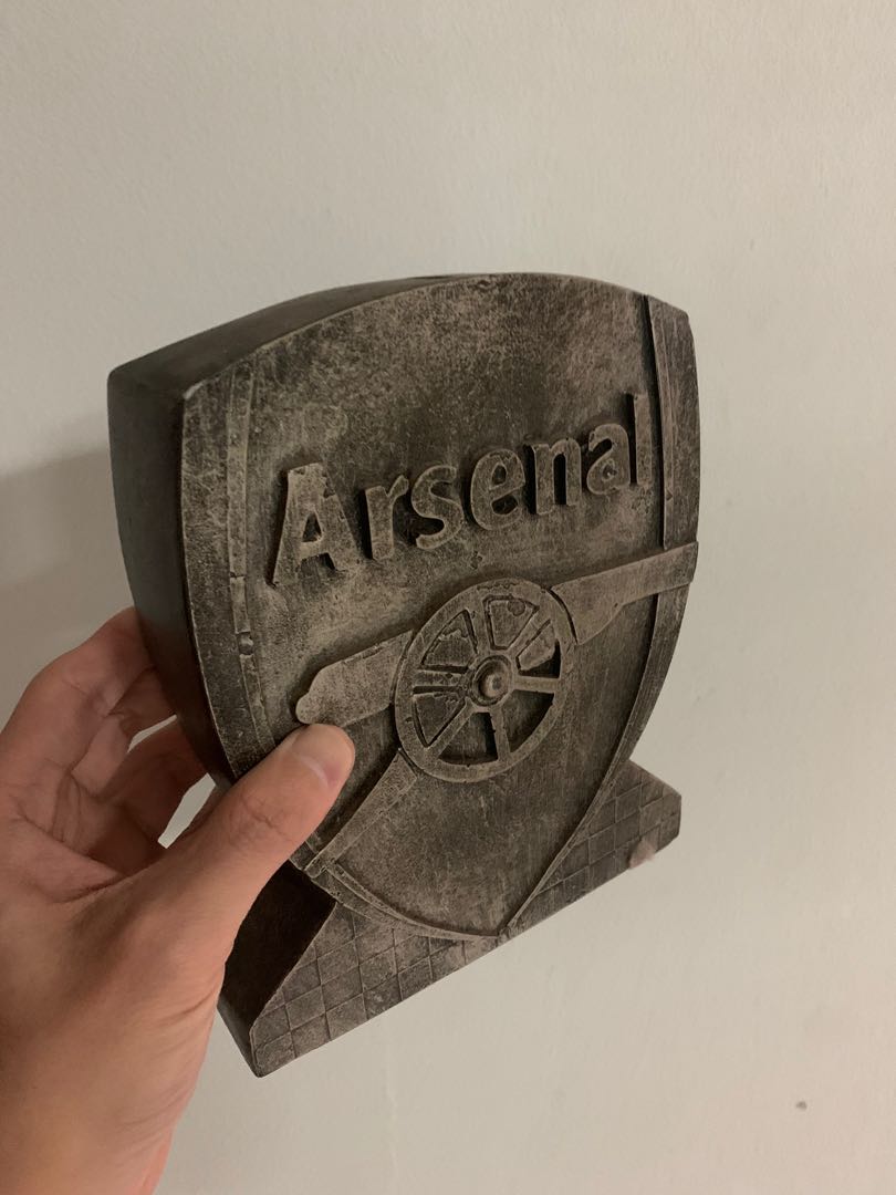 Arsenal “Plaque” and Coinbank (made of wooden material), Hobbies & Toys ...