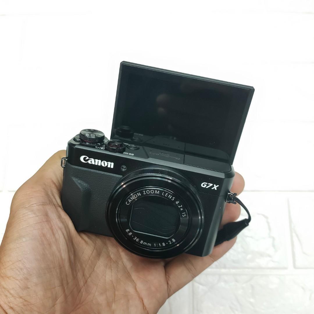 Canon G7x Mark II Vlog Mint complete box, Photography, Cameras on Carousell