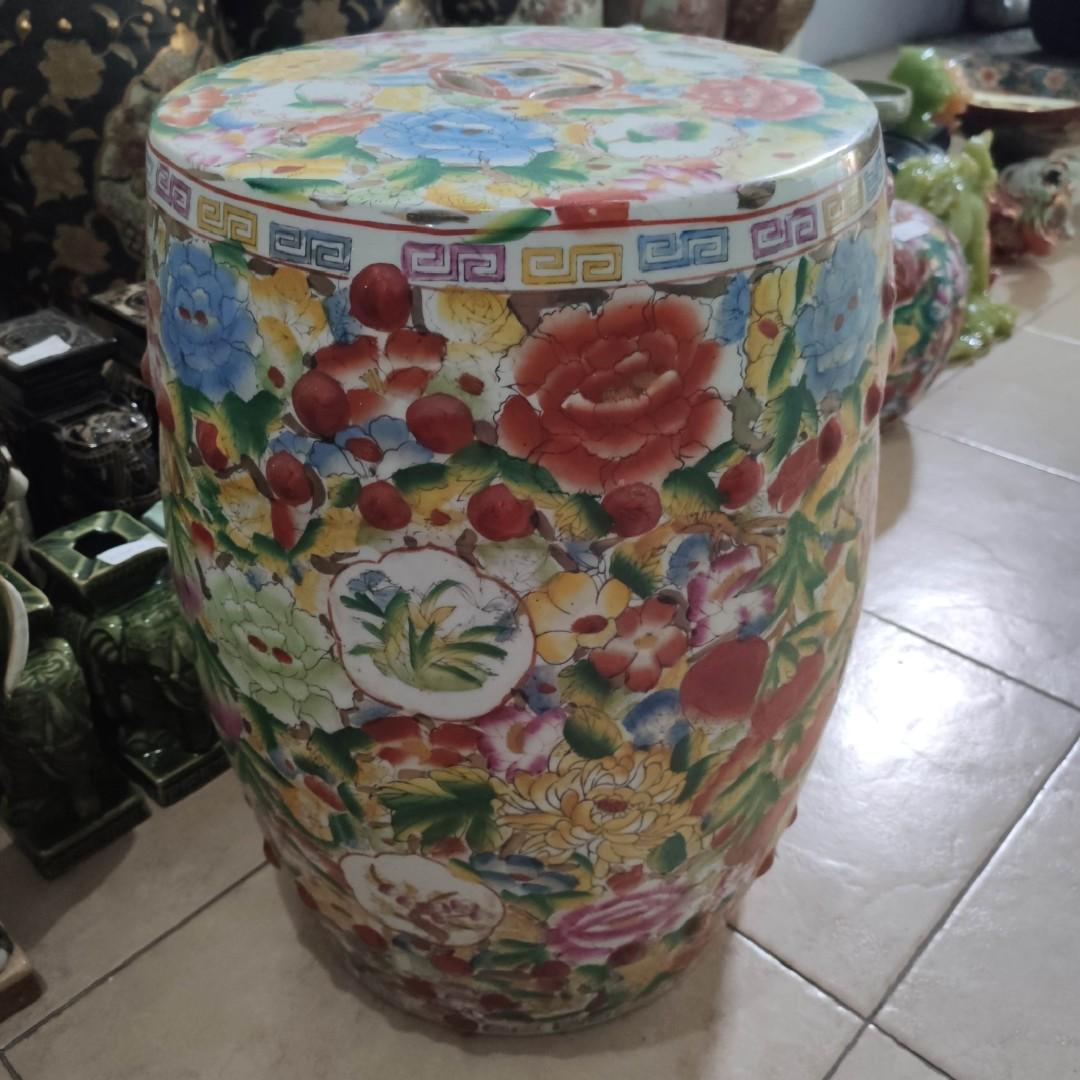 Guci Duduk Keramik Motif Bunga 45cm ada Retak / Barang Antik Tua Kuno ...