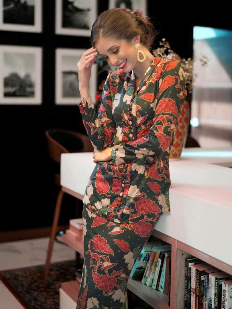 Kebaya Raya 2021, Women's Fashion, Muslimah Fashion, Baju Kurung & sets ...