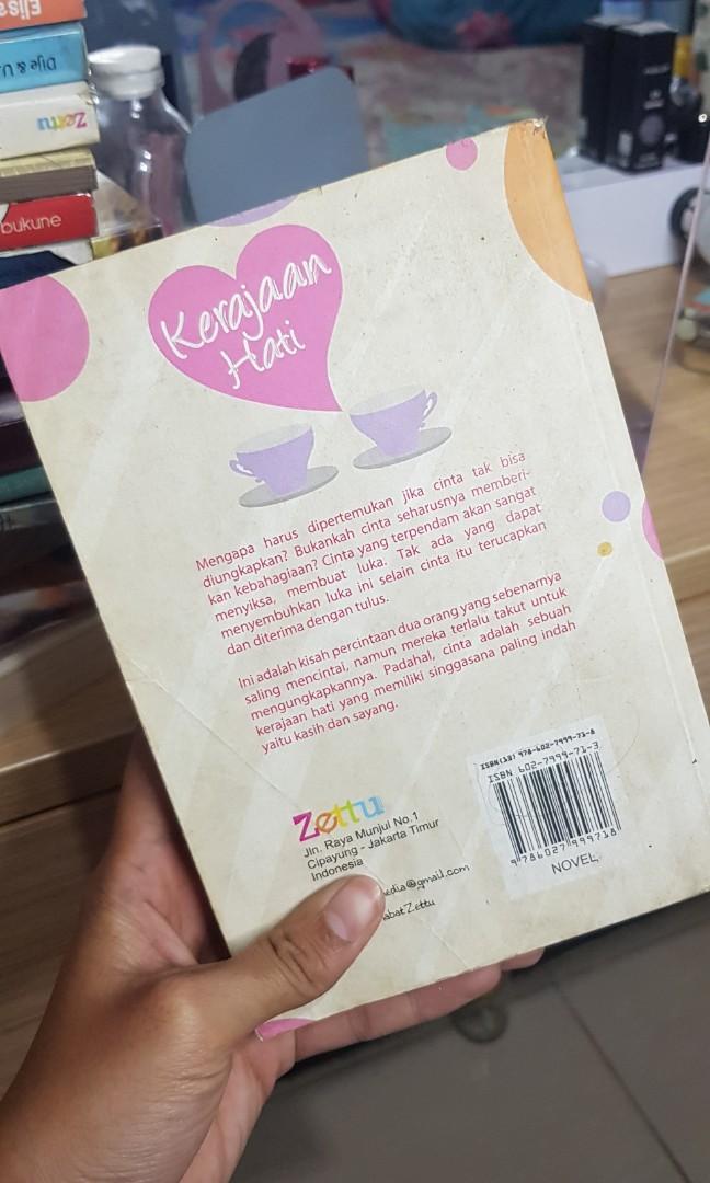 NOVEL KERAJAAN HATI, Buku & Alat Tulis, Buku di Carousell