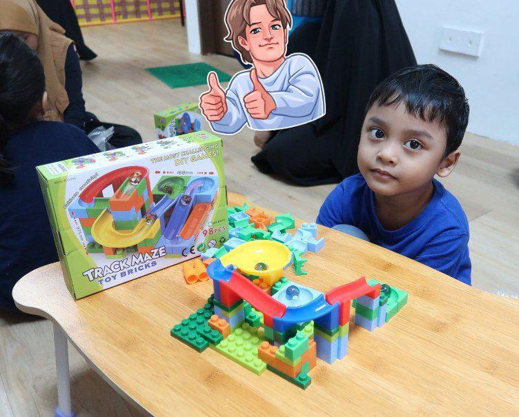 TRACK MAZE TOY BRICKS, Hobbies & Toys, Toys & Games on Carousell