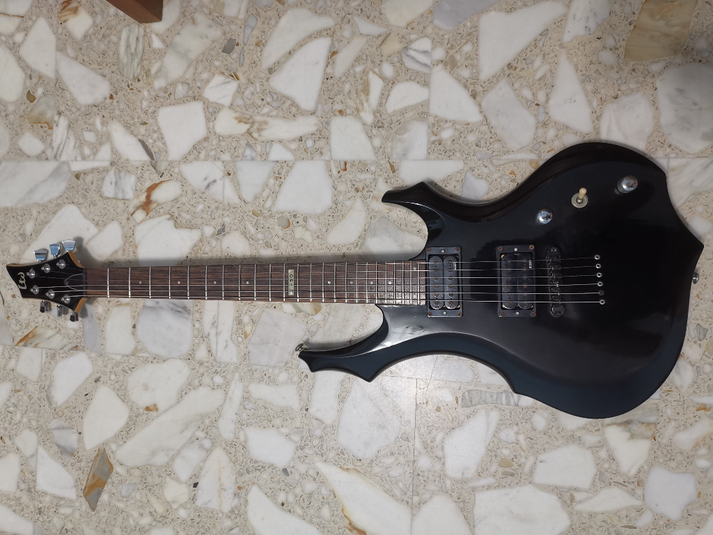 ESP LTD F50 Guitar, Hobbies & Toys, Music & Media, Musical Instruments ...