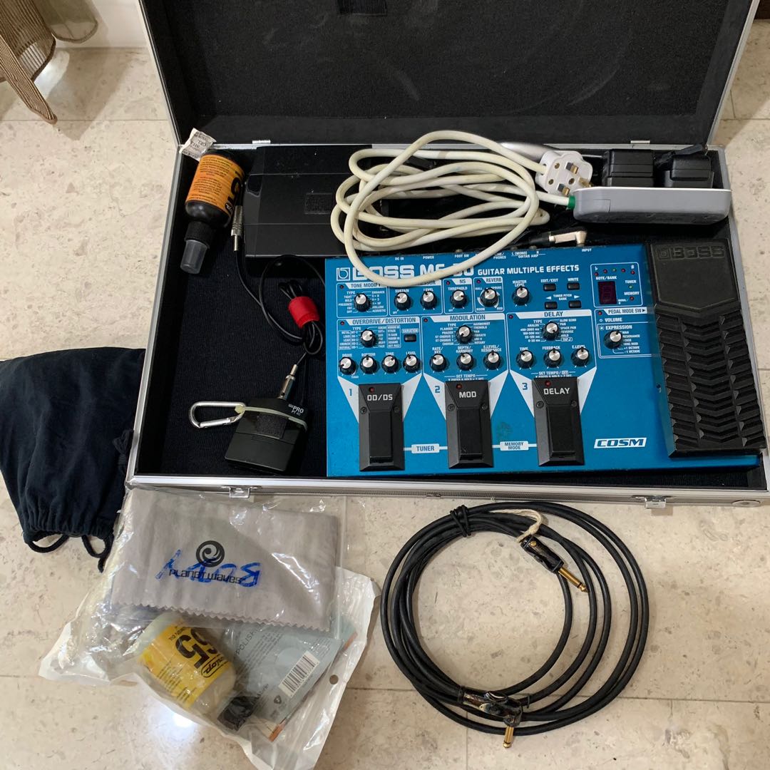 Flight case with BOSS ME50 and wireless transmitter, Audio, Headphones ...