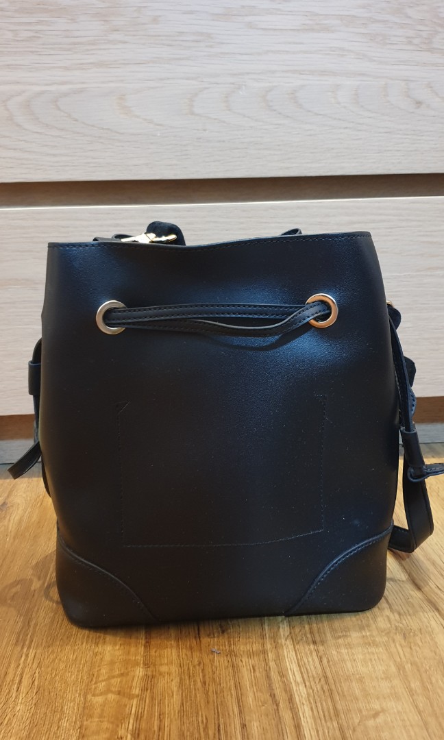 SPAO Bucket Bag/ Shoulder Bag, Women's Fashion, Bags & Wallets, Cross ...