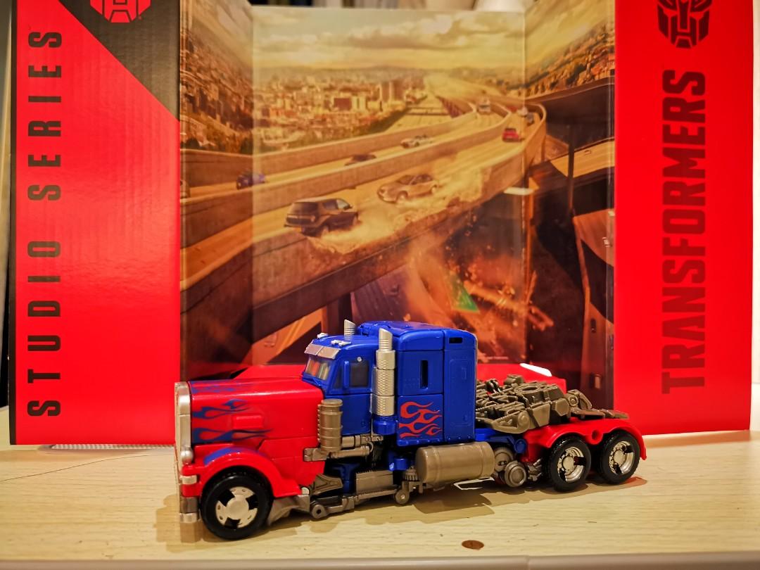 Studio Series Optimus Prime, Hobbies & Toys, Toys & Games on Carousell