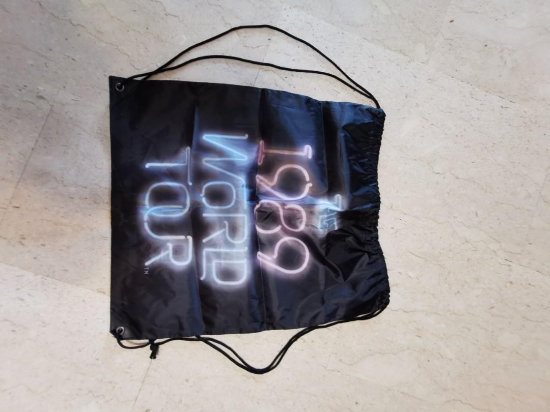 Taylor Swift 1989 Tour Drawstring Bag, Women's Fashion, Bags & Wallets ...