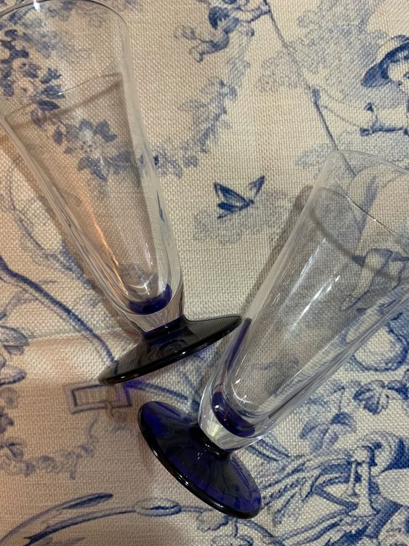 V-shaped Glass, Hobbies & Toys, Memorabilia & Collectibles, Currency on ...