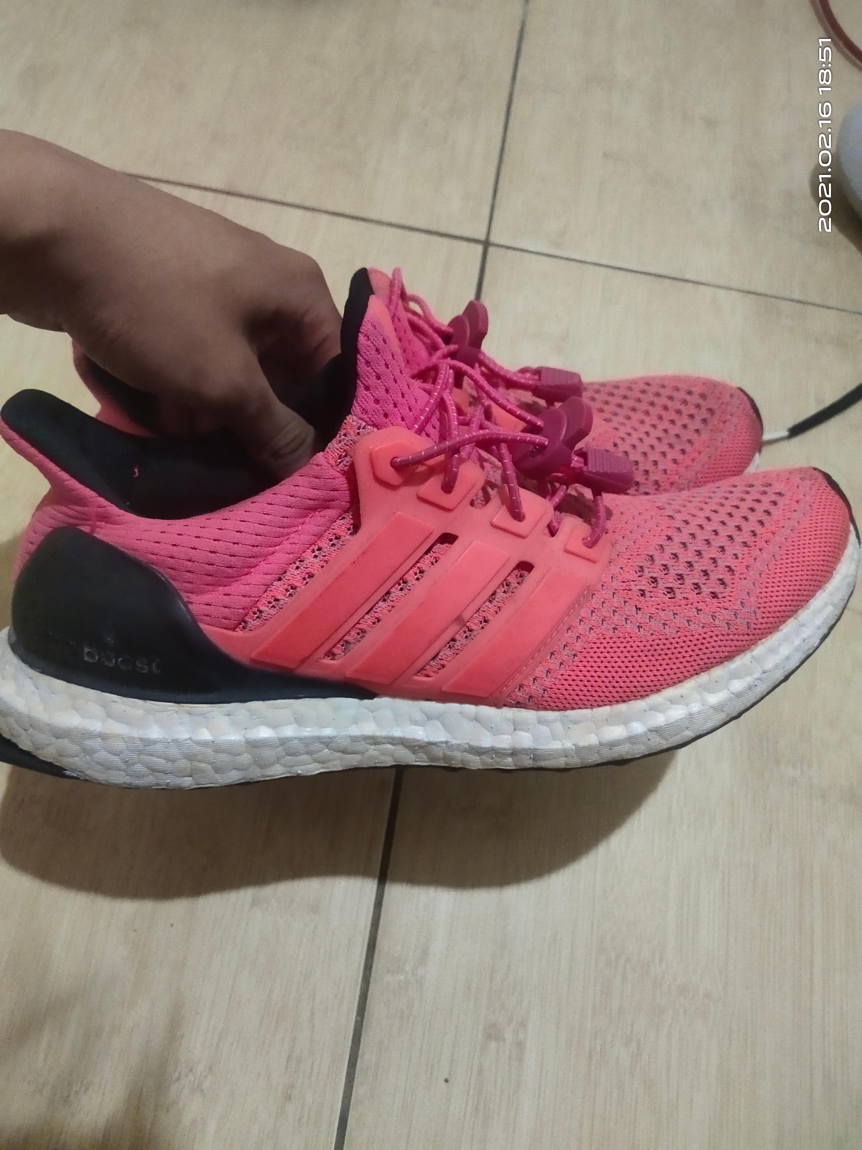Adidas ultraboost pink original, Fesyen Wanita, Sepatu di Carousell