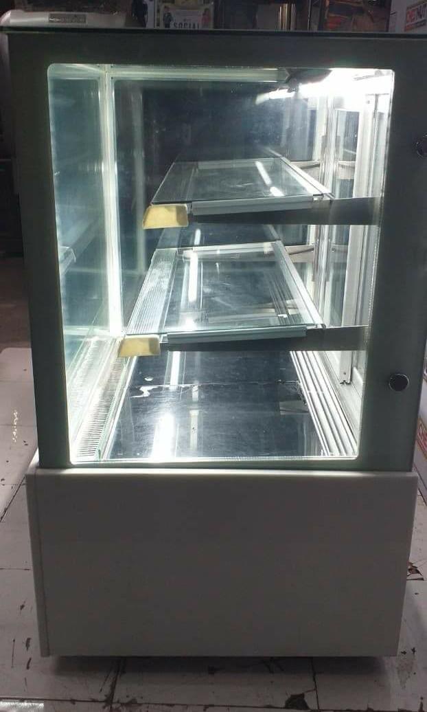 Chee Puck Cake Display Showcase Chiller, TV & Home Appliances, Kitchen ...