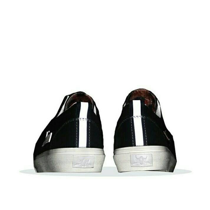 WORD DIVISION X MONKEY SQUAD, Men's Fashion, Footwear, Sneakers on ...