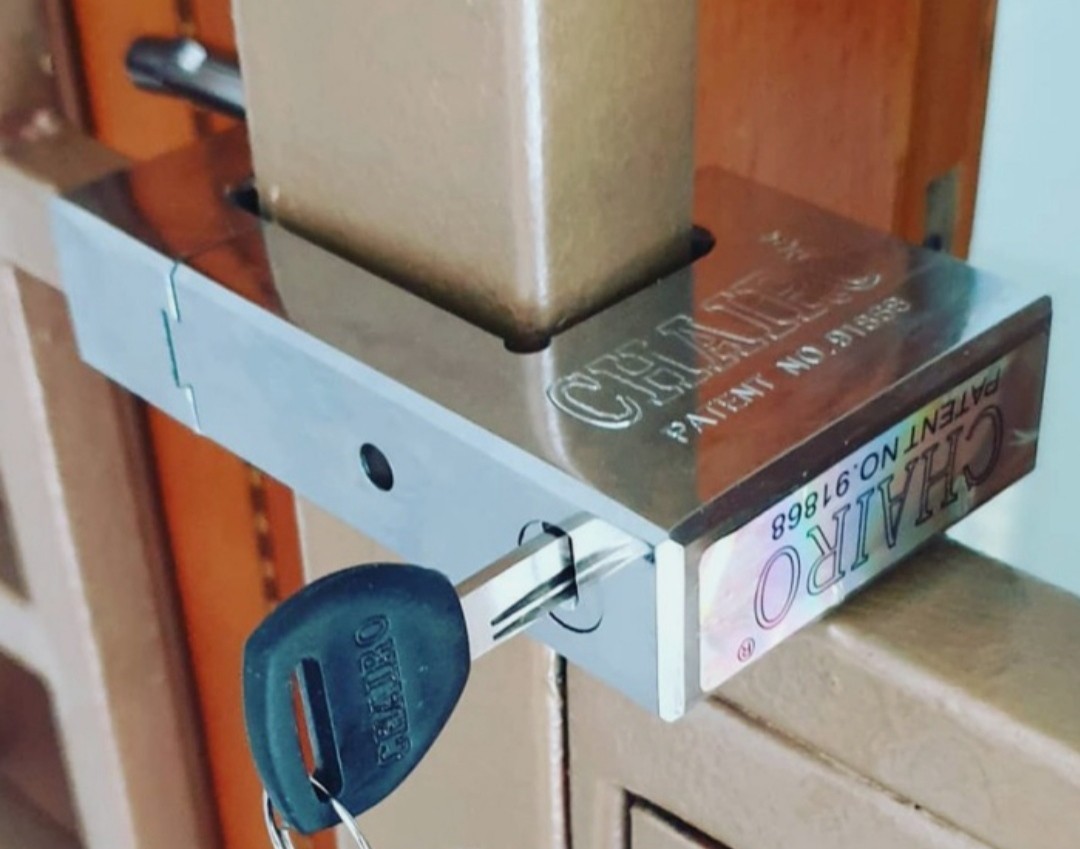 Chairo HDB metal gate padlock, Everything Else on Carousell