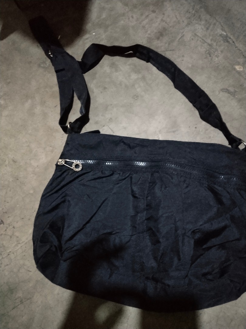 joe boxer sling bag, Women's Fashion, Bags & Wallets, Cross-body Bags ...