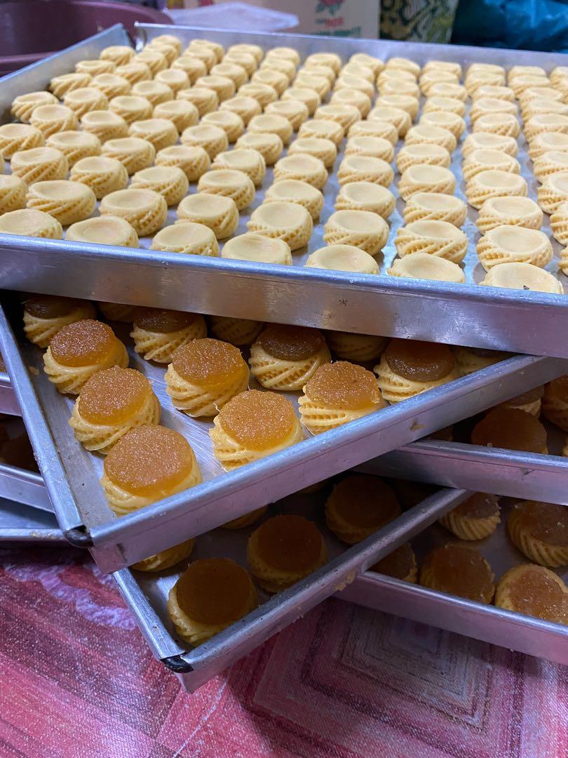 Premium bite pineapple tarts sepit, Food & Drinks, Homemade Bakes on ...