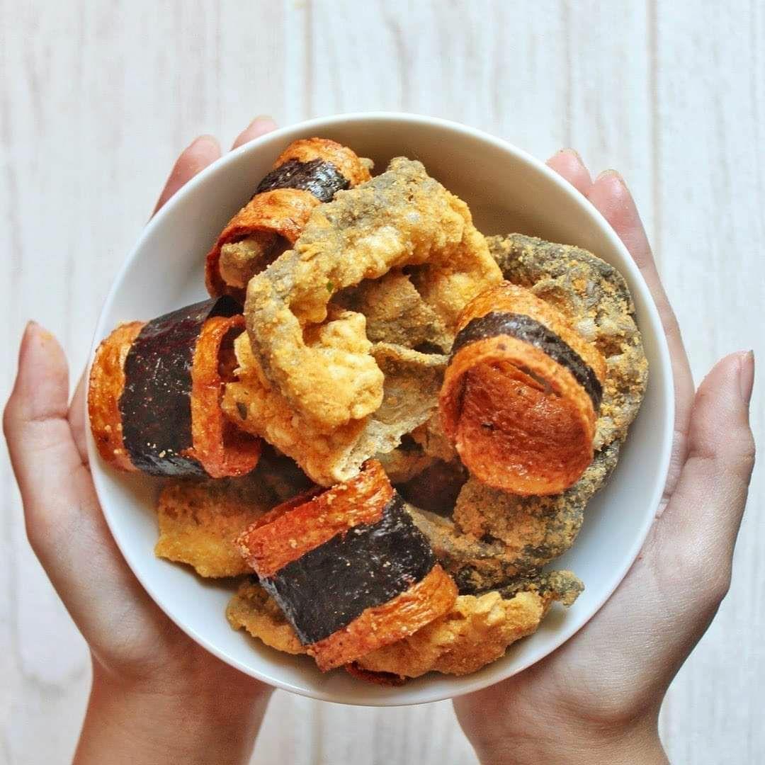 Salted Egg Dory Skin + Cuttlefish Seaweed, Food & Drinks, Packaged ...