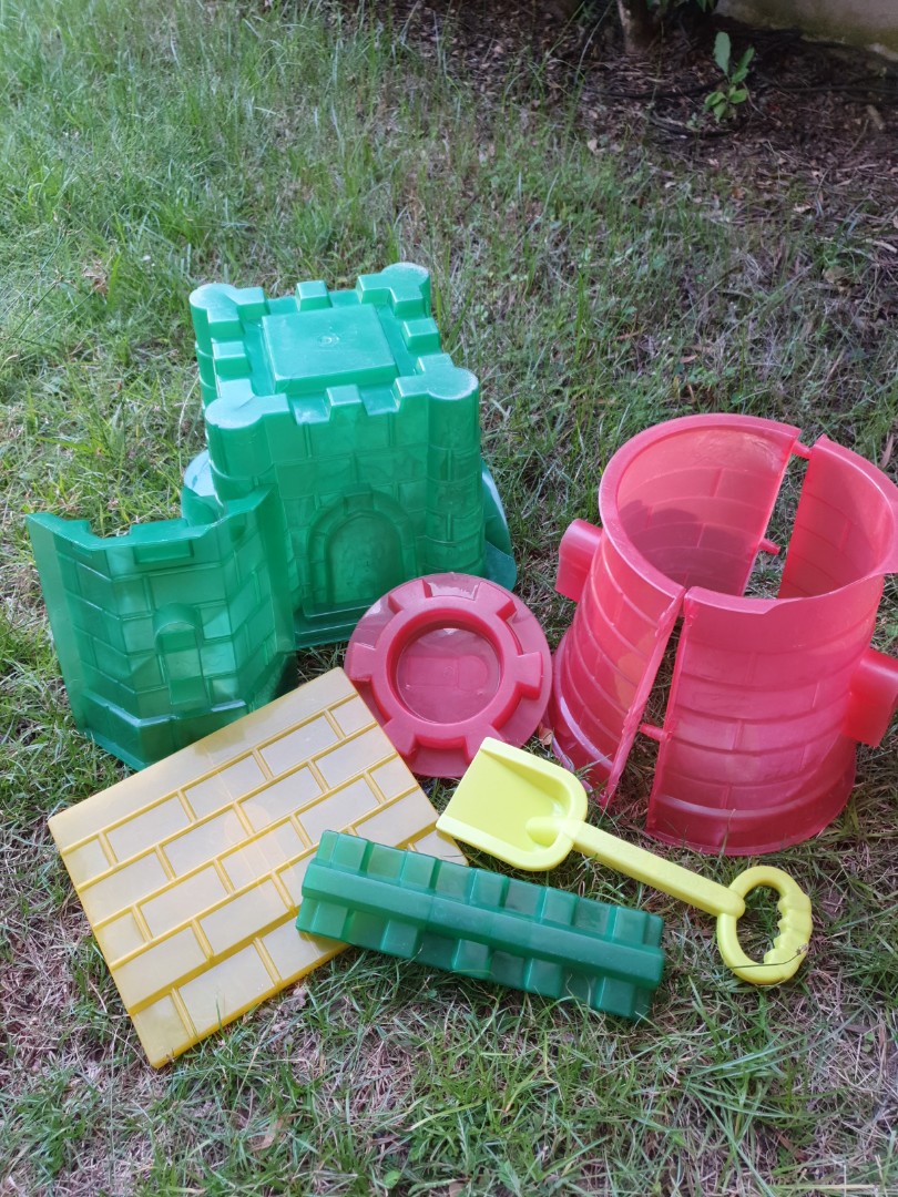 Sandcastle building set, Everything Else on Carousell