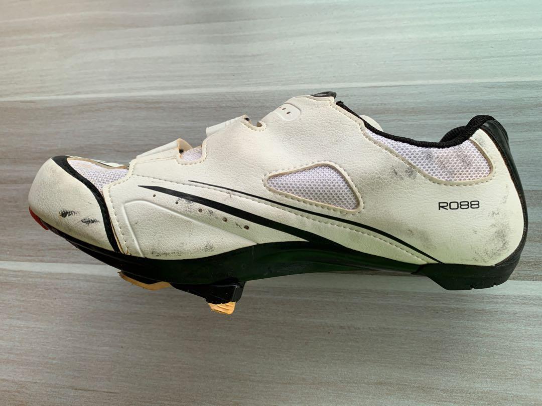 Shimano SH-RO88 Road Cycling Shoes, Sports Equipment, Bicycles & Parts ...