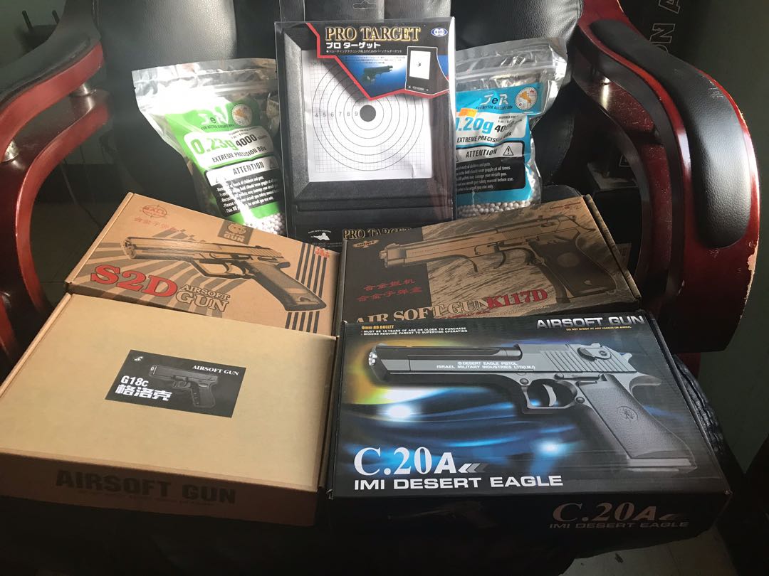 Brand new airsoft complete package (4 assorted pistols plus target plus ...