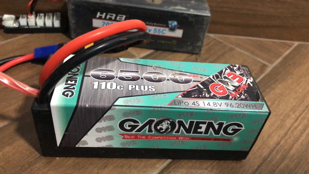 Lipo batteries, Hobbies & Toys, Toys & Games on Carousell