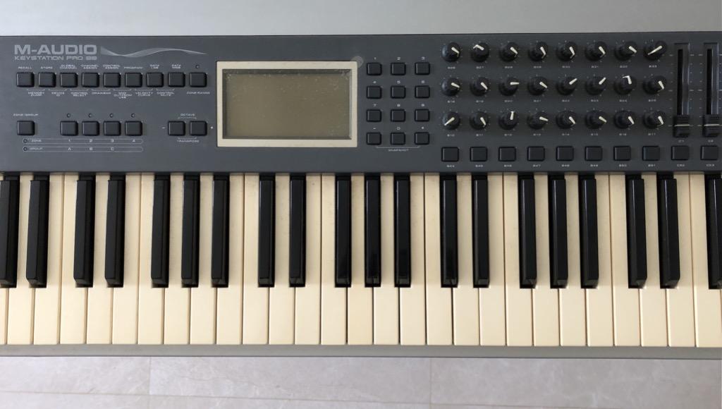 m-Audio MIDI KeyStation Pro 88 + foot pedal, Hobbies & Toys, Music & Media, Musical Instruments ...