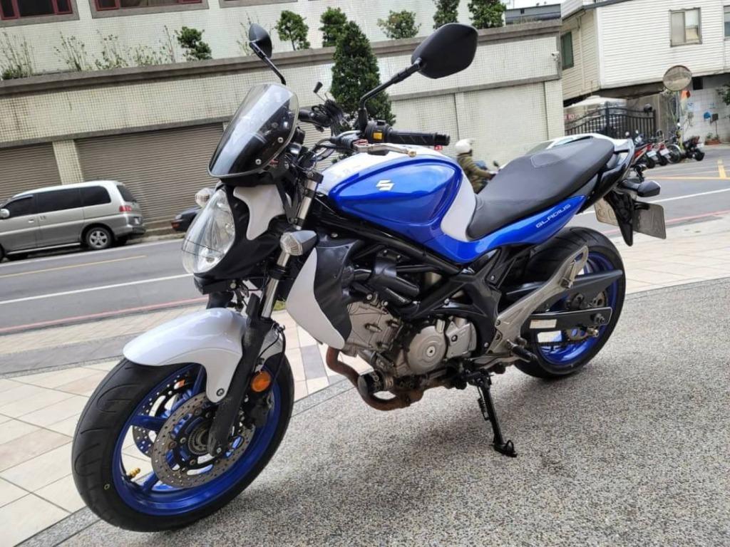 SUZUKI SFV650 ABS 短刀 低座高, 機車, 重機在旋轉拍賣