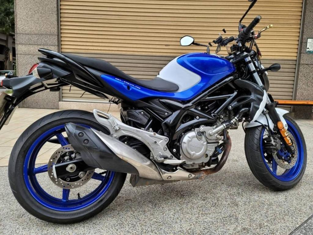 SUZUKI SFV650 ABS 短刀 低座高, 機車, 重機在旋轉拍賣