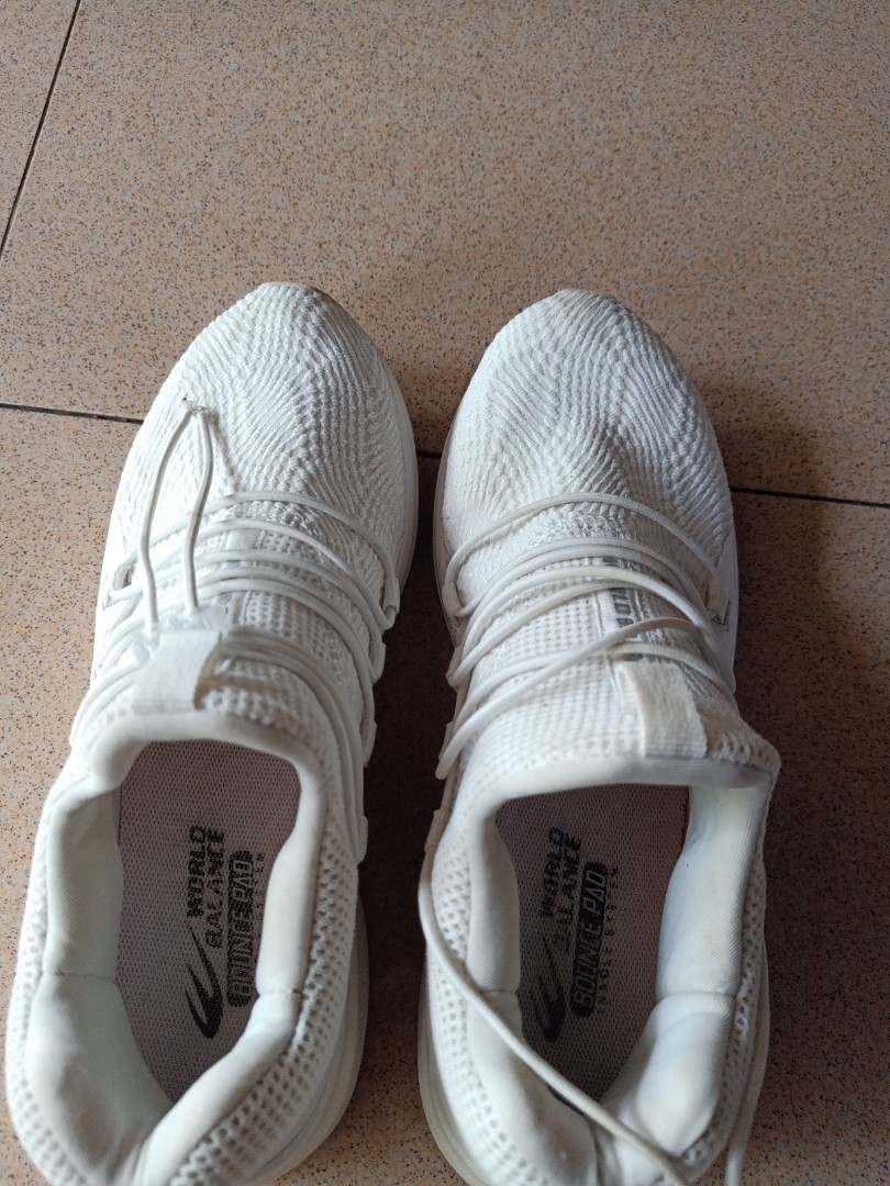 world balance rubber shoes, Women's Fashion, Footwear, Sneakers on ...