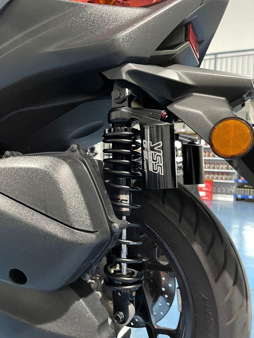 Xmax Yss g-sport (all black edition), Motorcycles, Motorcycle ...