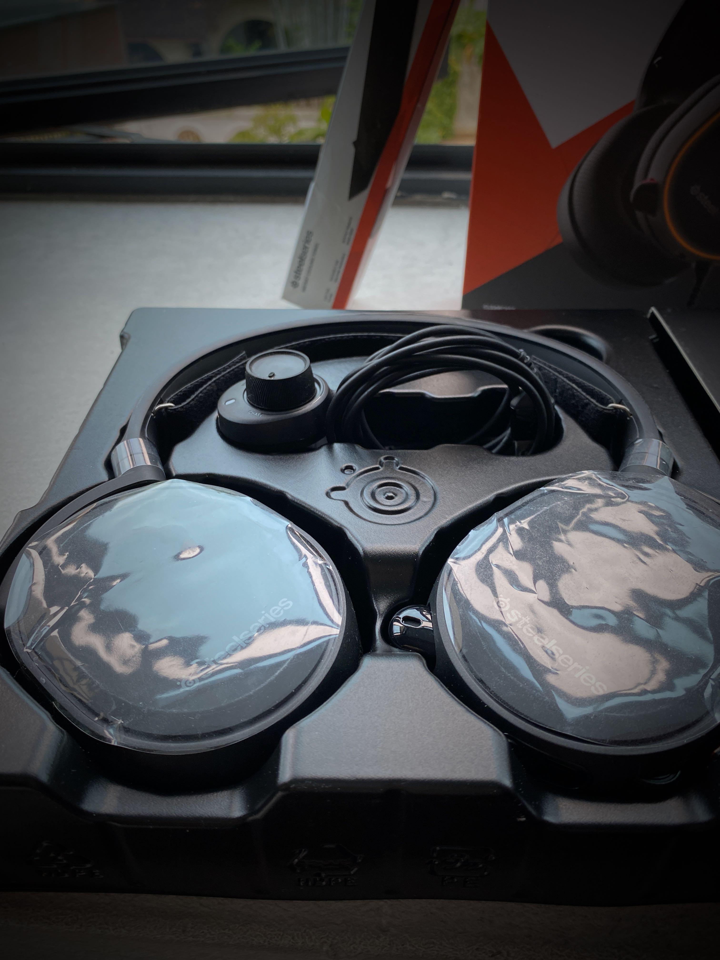 Arctis 5 Steelseries Gaming headset with Mic, Audio, Headphones ...