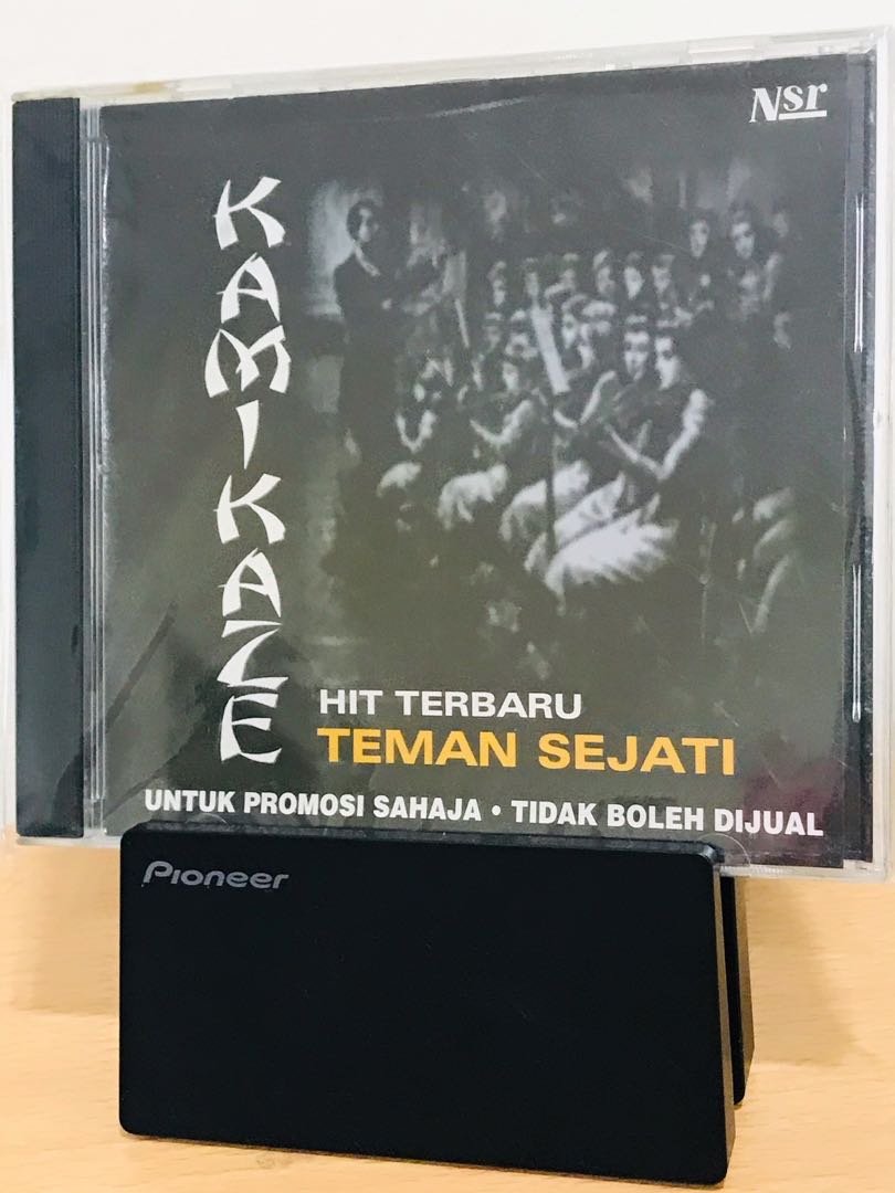Cd Kamikaze, Hobbies & Toys, Music & Media, CDs & DVDs on Carousell