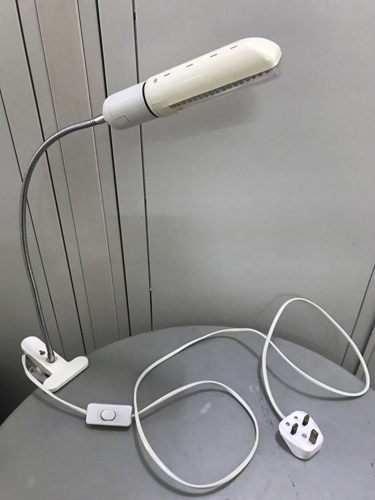 Clamp Lamp(warm Light)夾燈（黃光）, 傢俬＆家居, 燈飾及風扇, 燈飾 - Carousell