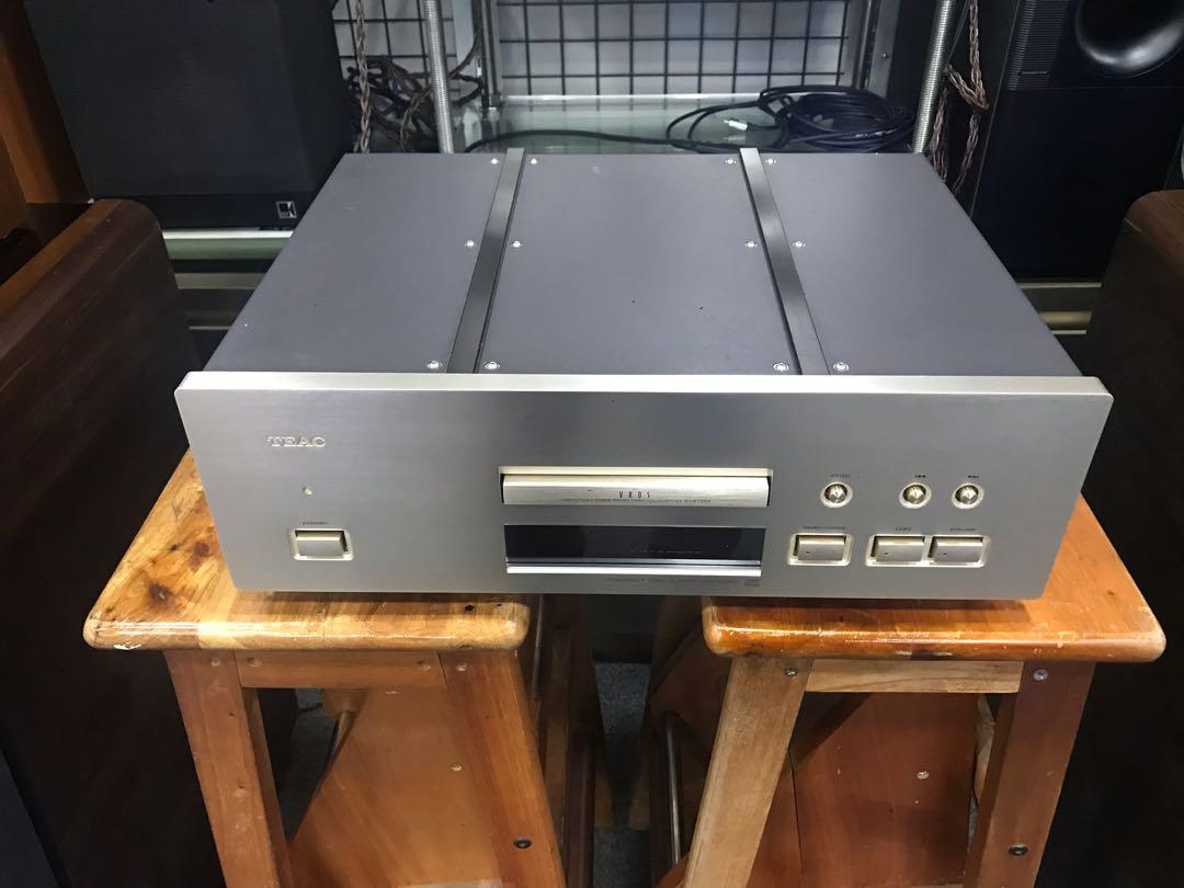 Teac VDRS 25X CD player with remote . Serviced. Replaced laser len ...