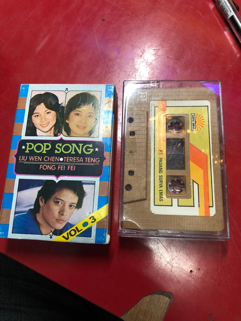 Vintage tape Teresa Teng/Fong fei fei, Everything Else on Carousell