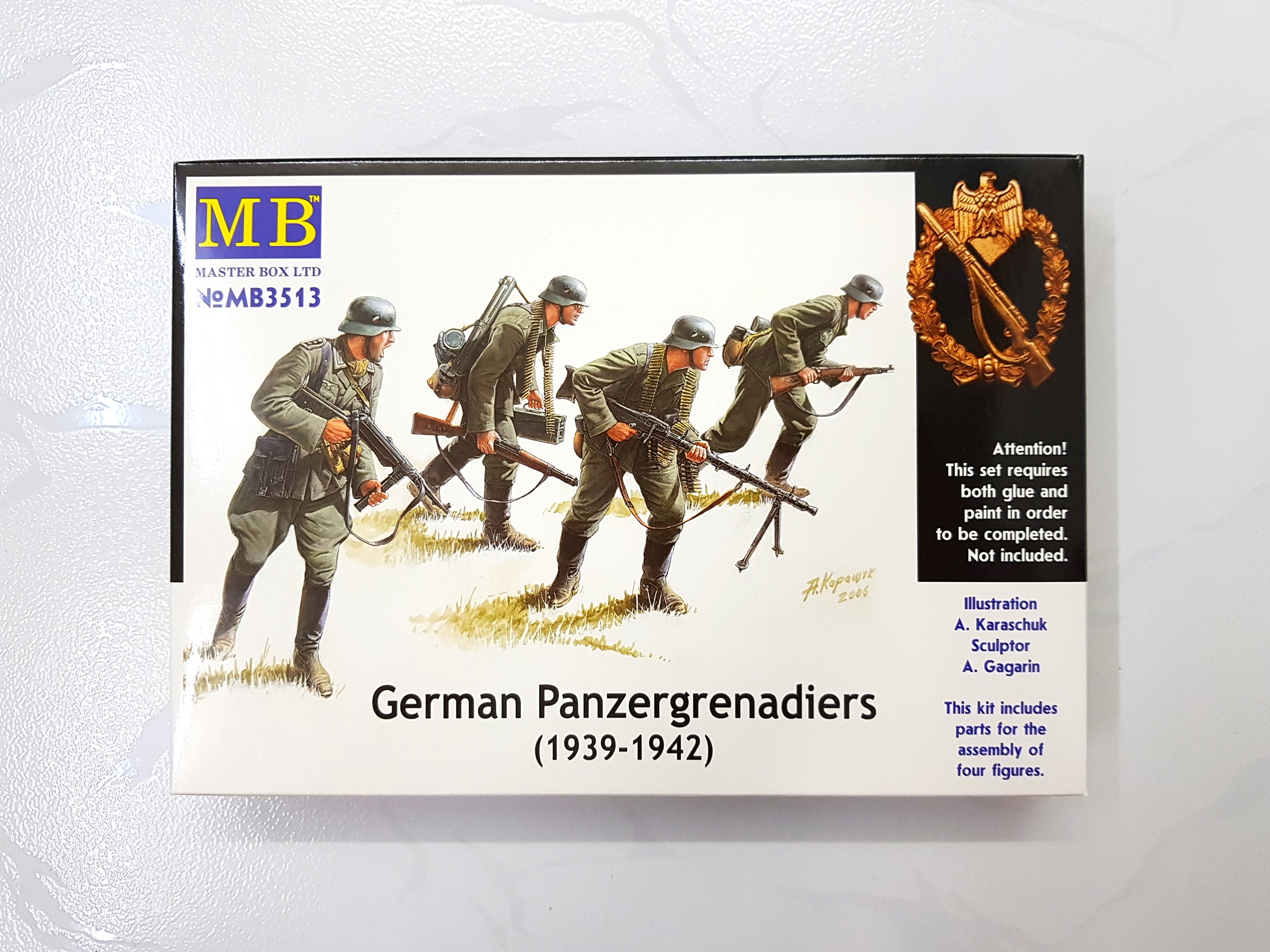 1/35 Master Box #3513 German Panzergrenadiers (1939-1942) c/w 4 Figures ...