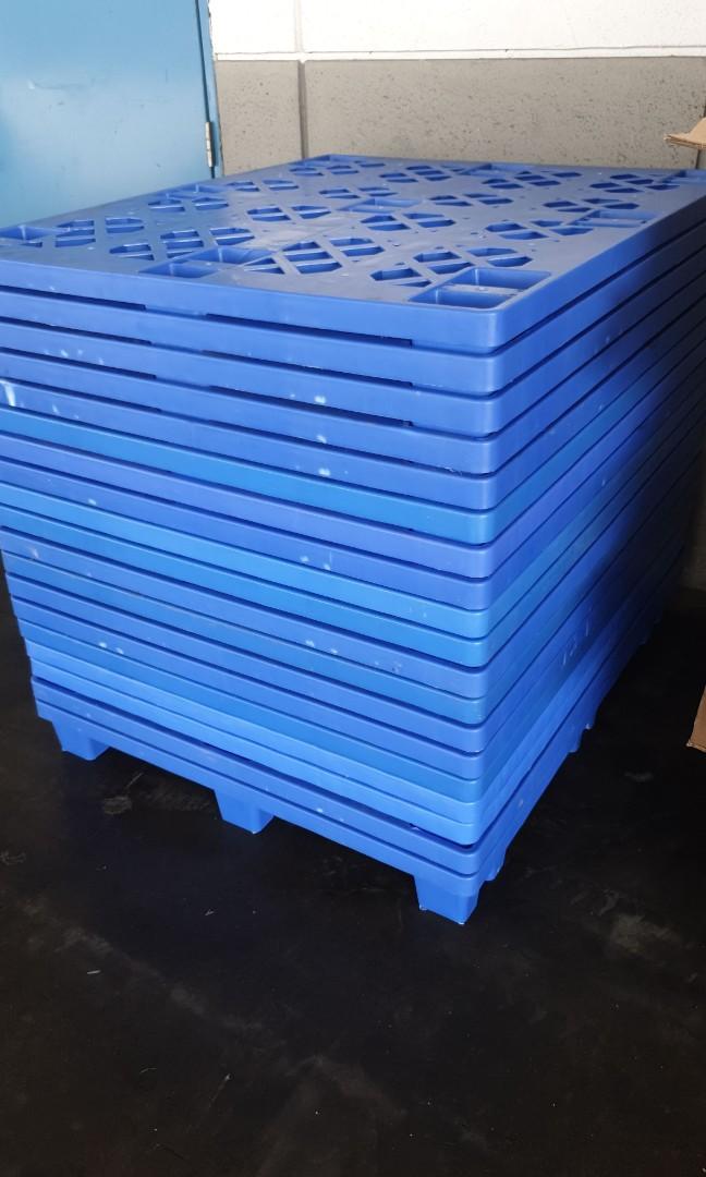 Blue plastic pallets and EPAL pallets, Everything Else on Carousell