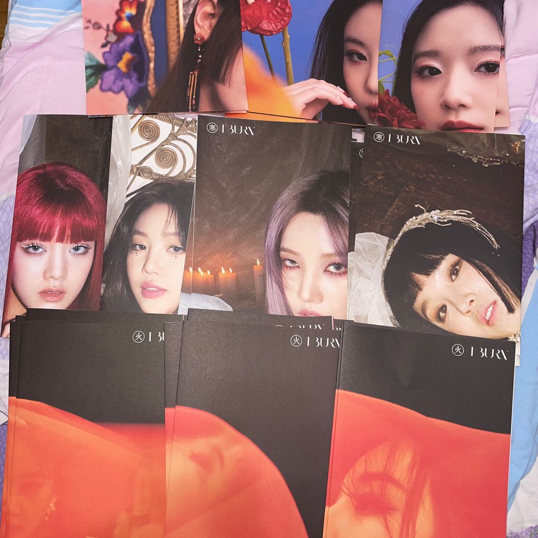 GIDLE I BURN ALBUM POSTERS, Hobbies & Toys, Memorabilia & Collectibles ...