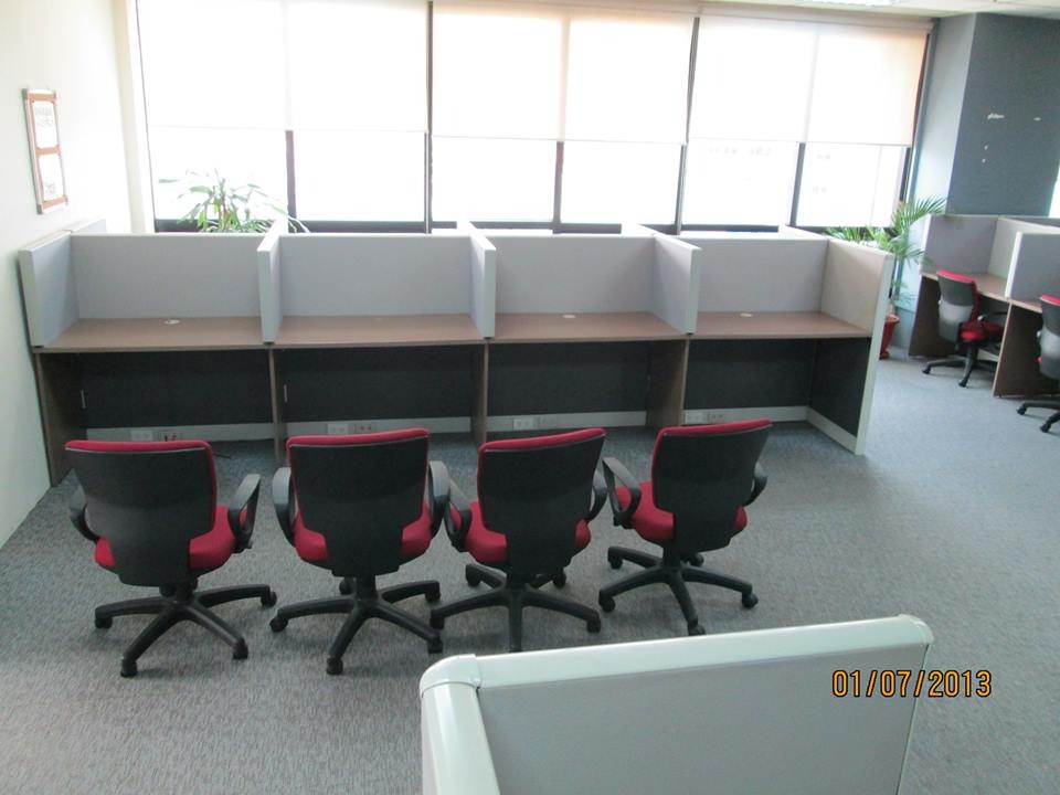 OFFICE CALL CENTER TABLE WITH CHAIR PARTITION, Furniture & Home Living ...