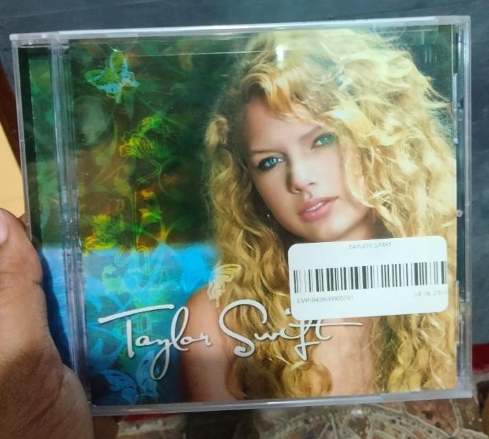 TAYLOR SWIFT : SELF TITLED [CD ALBUM], Hobbies & Toys, Music & Media ...