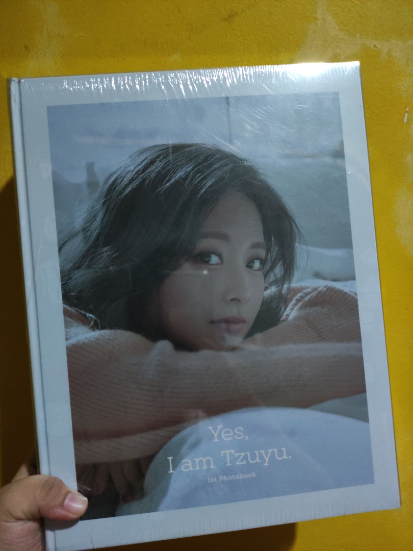 Twice Tzuyu 1st Photobook [yes I Am Tzuyu] Blue Ver Hobbies