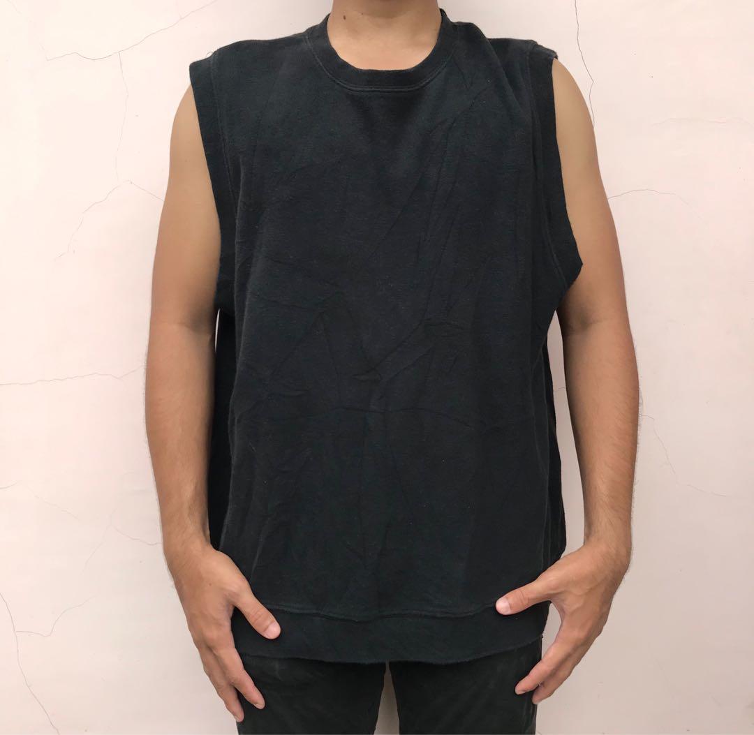 Vest Rompi Hitam Polos, Fesyen Pria, Pakaian , Atasan di Carousell