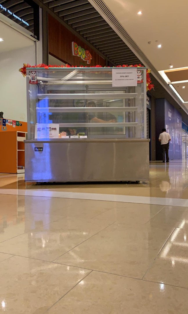 5Ft Cake Display Chiller, TV & Home Appliances, Kitchen Appliances ...