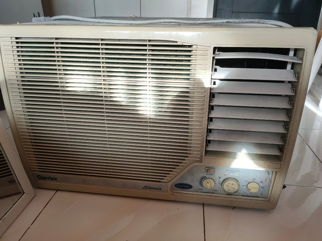 Carrier Silencia 1.5 horsepower window type aircon, TV & Home ...