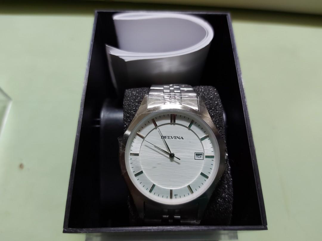 DELVINA 手錶, 名牌, 手錶 - Carousell
