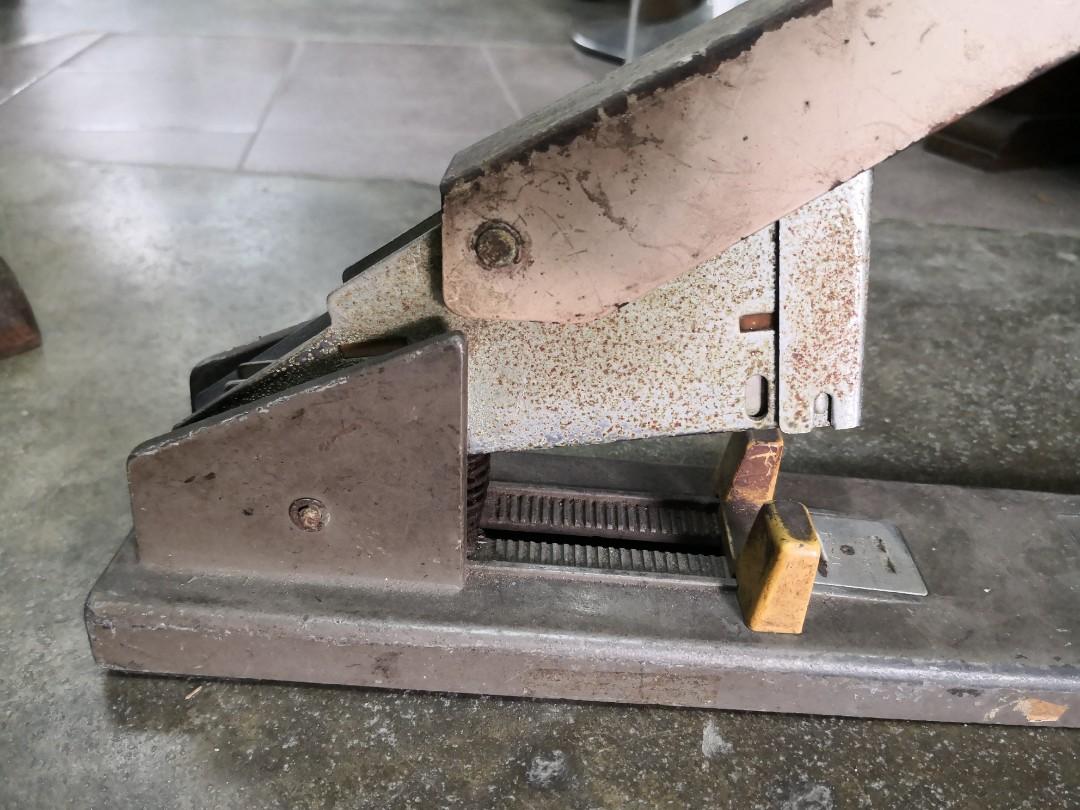 Giant Stapler, Hobbies & Toys, Collectibles & Memorabilia, Vintage ...