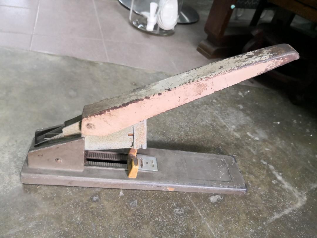 Giant Stapler, Hobbies & Toys, Collectibles & Memorabilia, Vintage ...