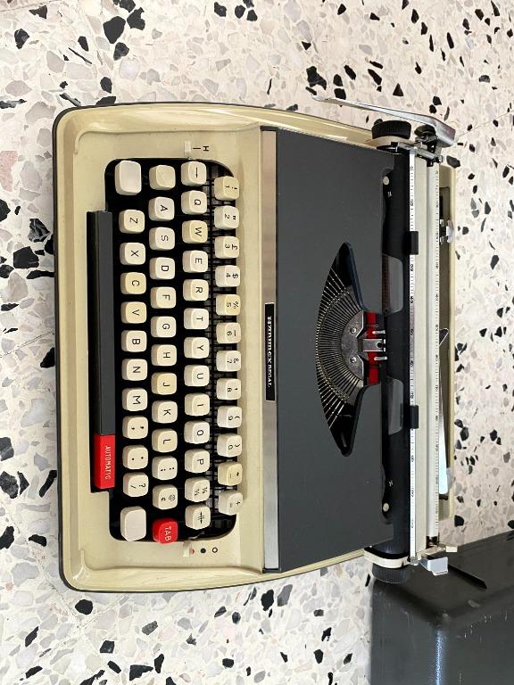 Hanimex Regal Typewriter (Fully Functional)- Great Condition, Hobbies ...