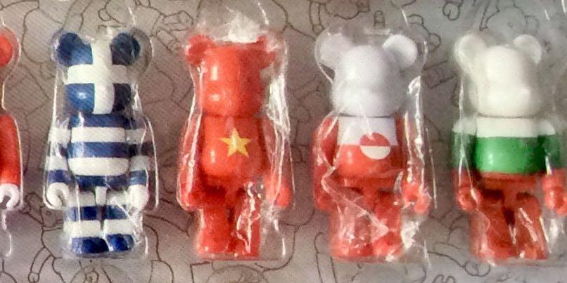 Medicom Bearbrick flag set Be@bricks flags complete set Series 1 to 41 ...