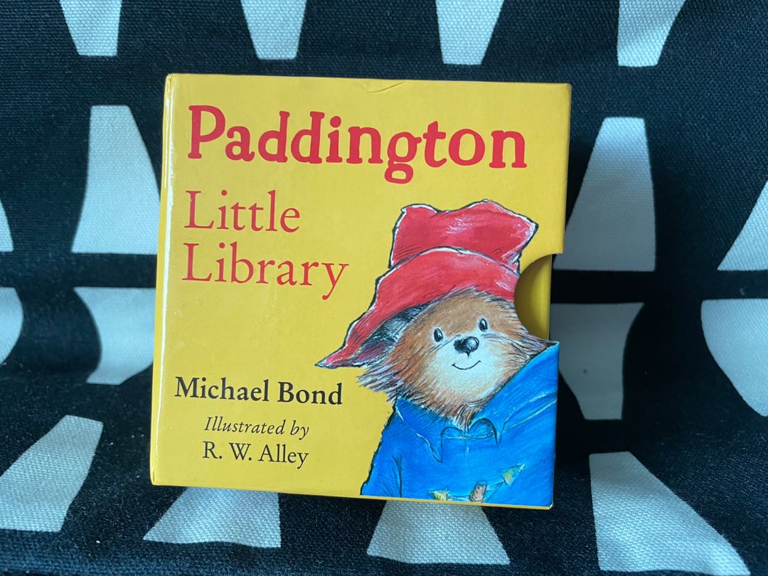 Paddington little library, 興趣及遊戲, 書本 & 文具, 小說 & 故事書 - Carousell