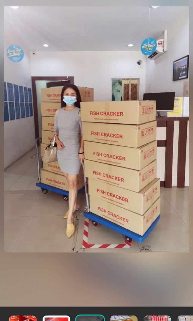 Seaweed Crispy Fish Cracker, Food & Drinks, Packaged Snacks on Carousell