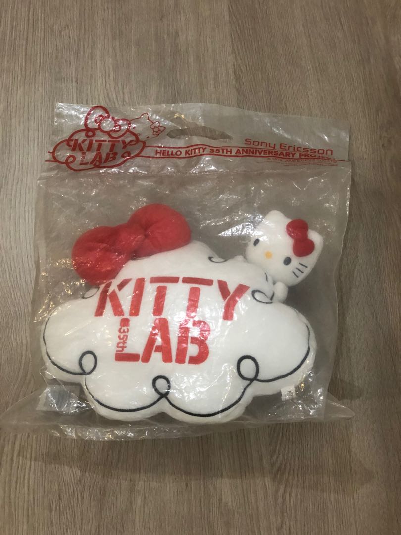 two sets of very rare Hello Kitty 35 Anniversary collection, Hobbies ...